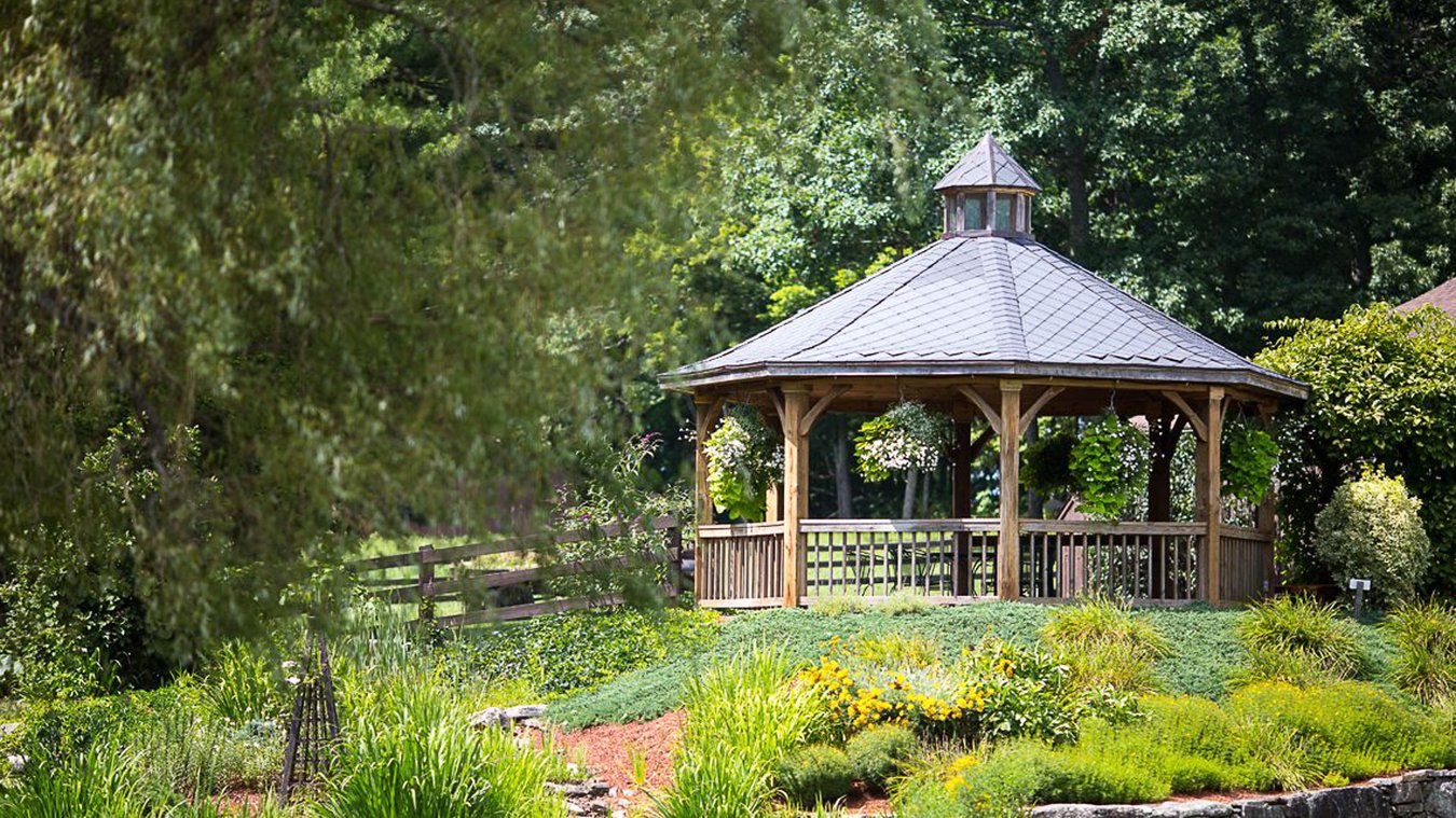 Fern Hill Barn: Rustic Elegance, Panoramic Views in Spencer MA