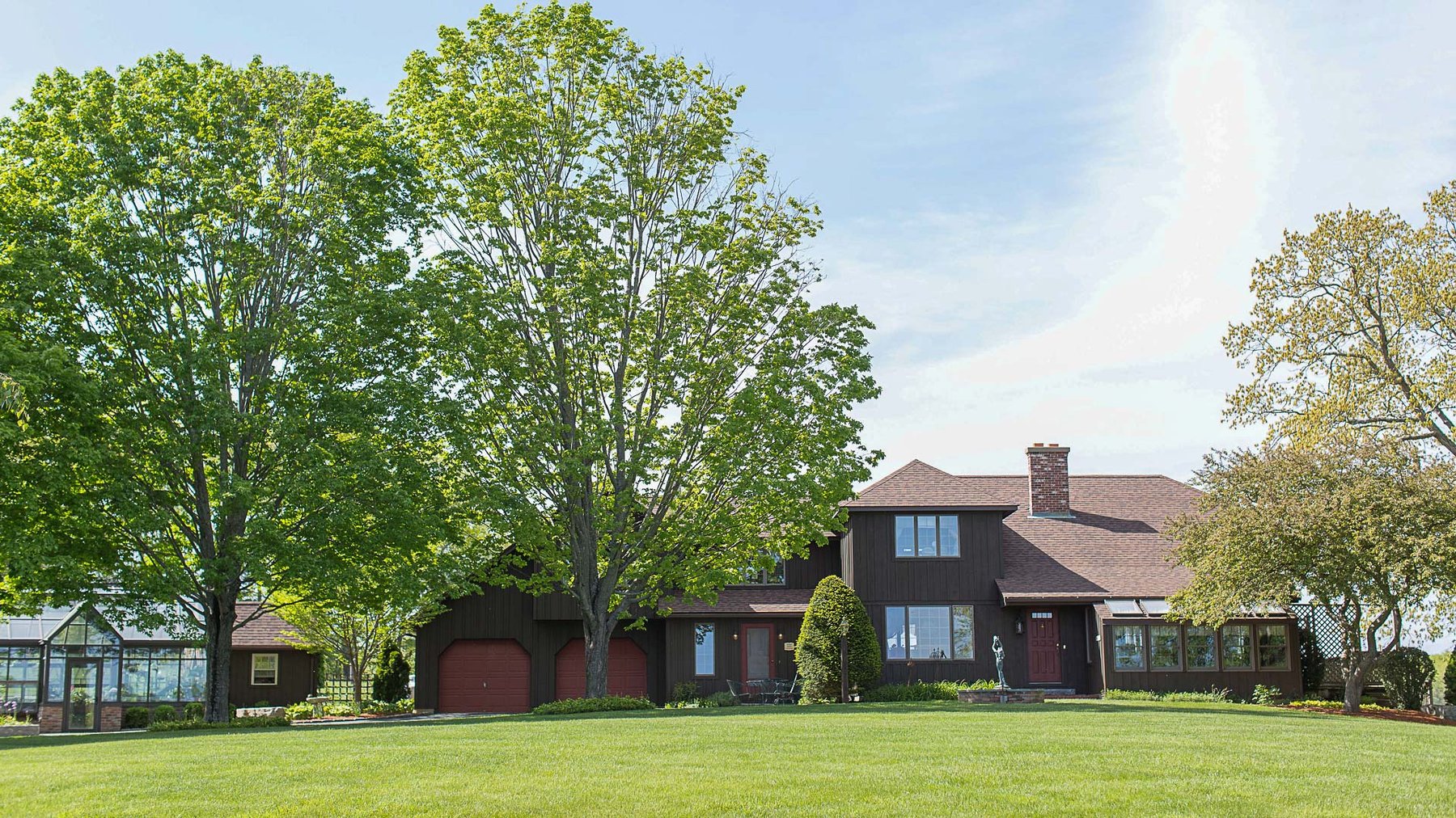 Fern Hill Barn: Rustic Elegance, Panoramic Views in Spencer MA