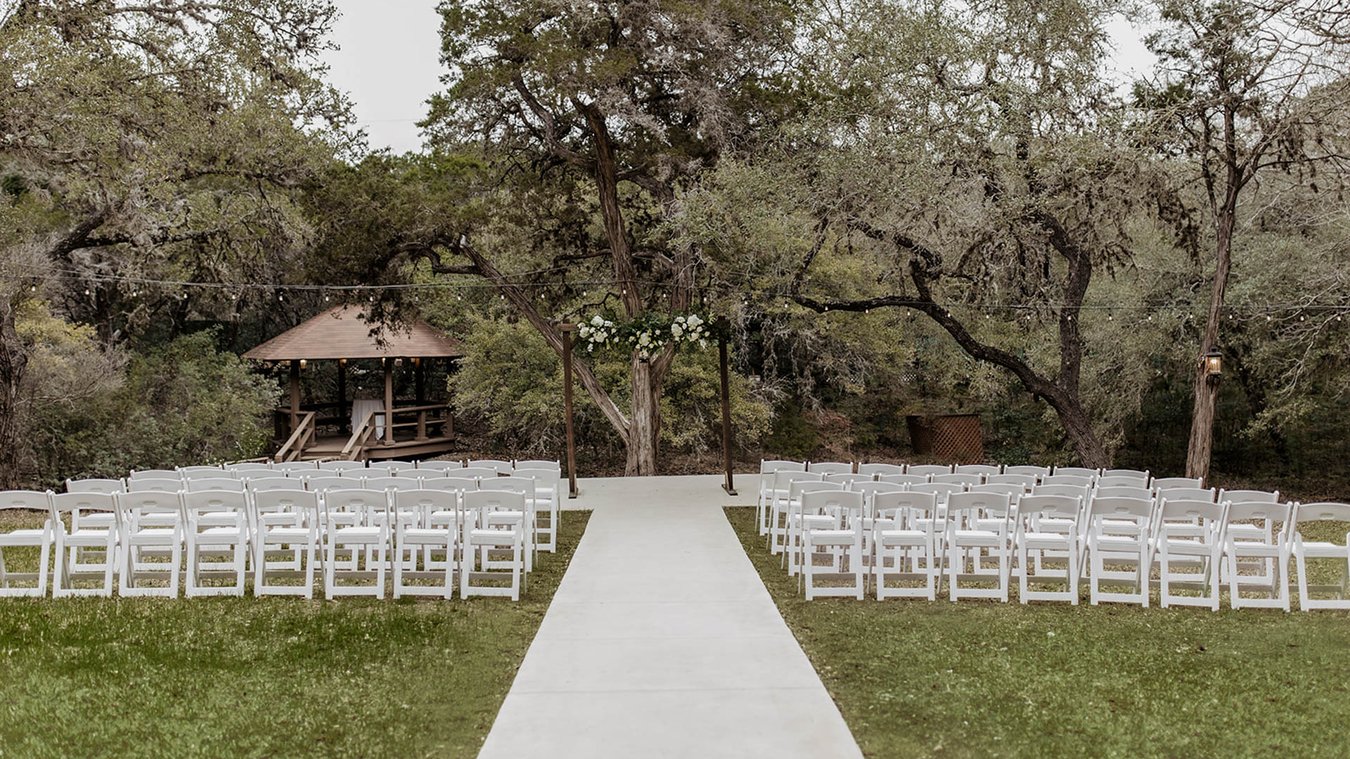 Scenic Springs: Hill Country Views, Rustic Elegance in Helotes TX