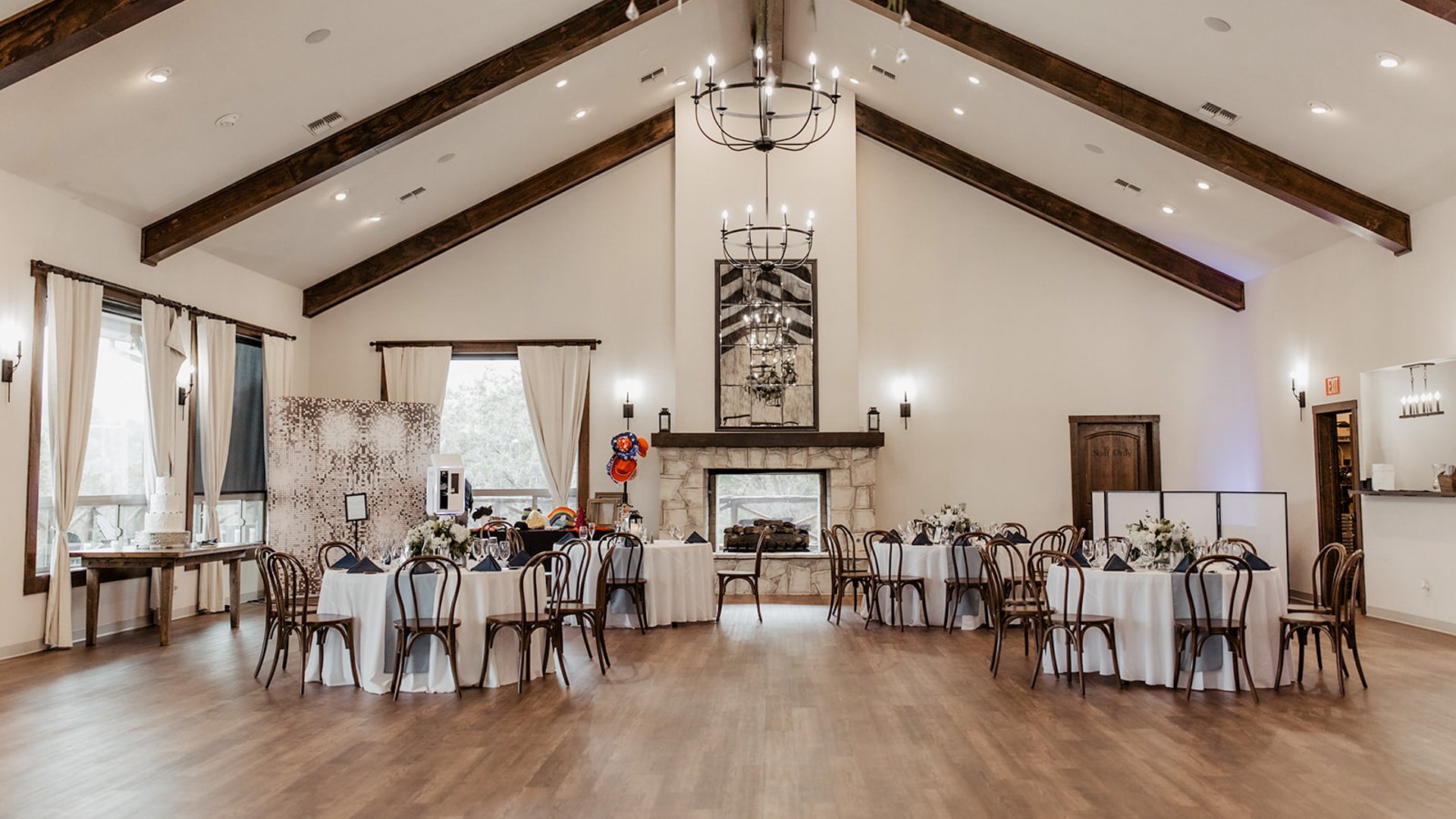 Scenic Springs: Hill Country Views, Rustic Elegance in Helotes TX